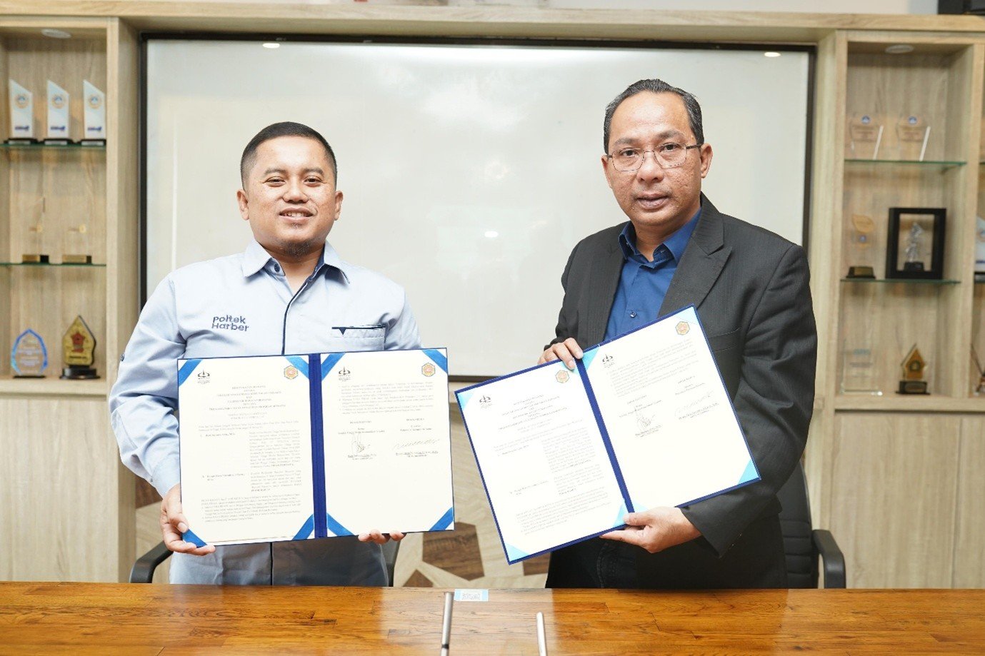 Penandatanganan MoU antara Trisakti Multimedia dan Poltek Harber Tegal ...